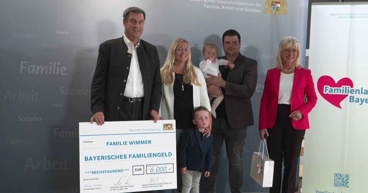Einen Scheck über jeweils 6000 Euro erhielten heute zwei 2 Familien in ...