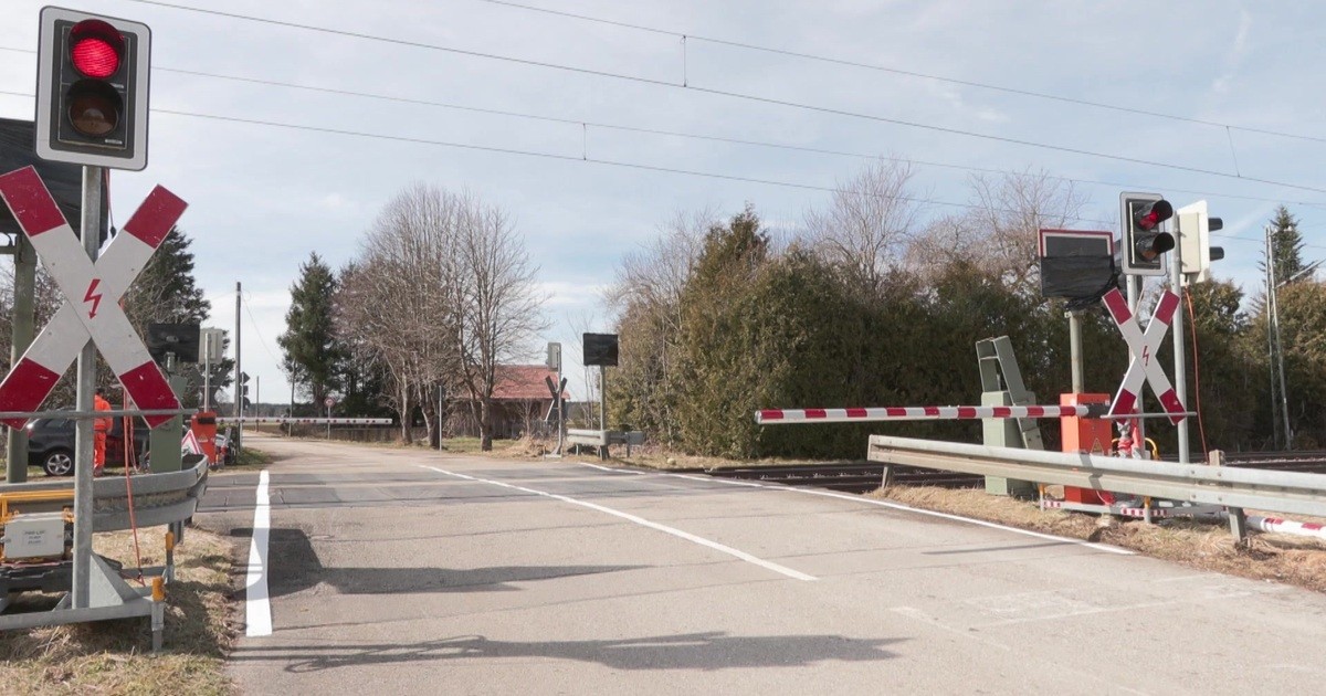 Lebendige Schranke – in Sauerlach wird der Bahnübergang ab sofort per ...