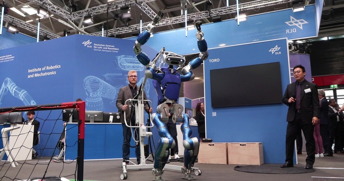 Weltweit führende Messe Automatica eröffnet | münchen.tv